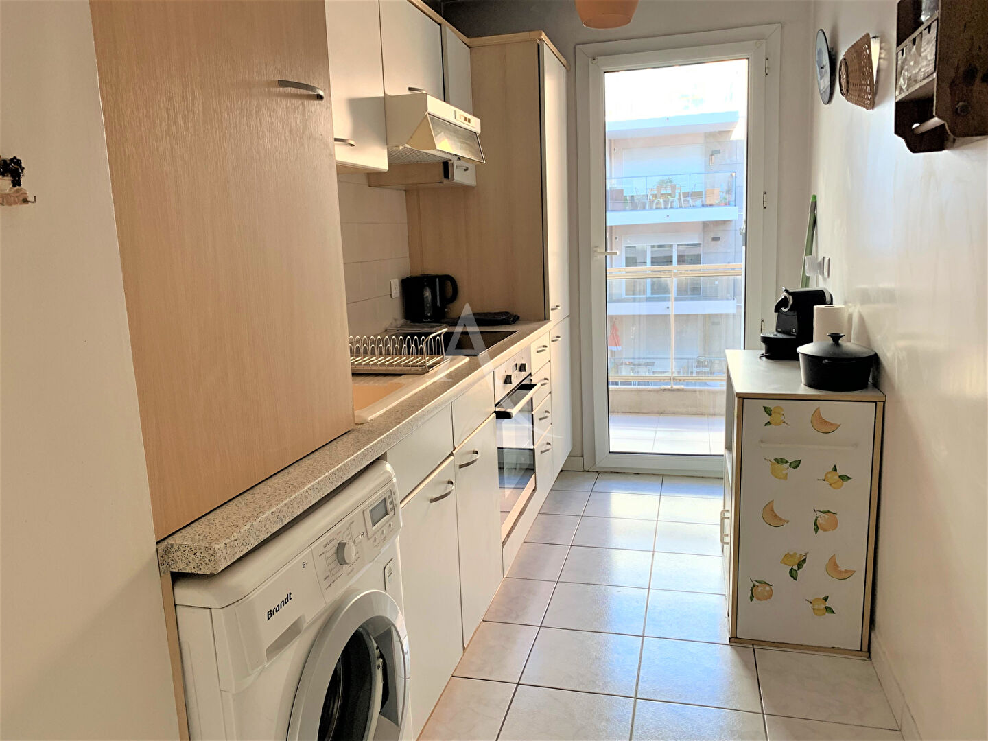 CYRILLE BESSET 2 PIECES MEUBLÉ ET STATIONNEMENT Nice 06000